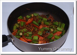 Vendakka Mappas / Okra Stew | Yummy O Yummy